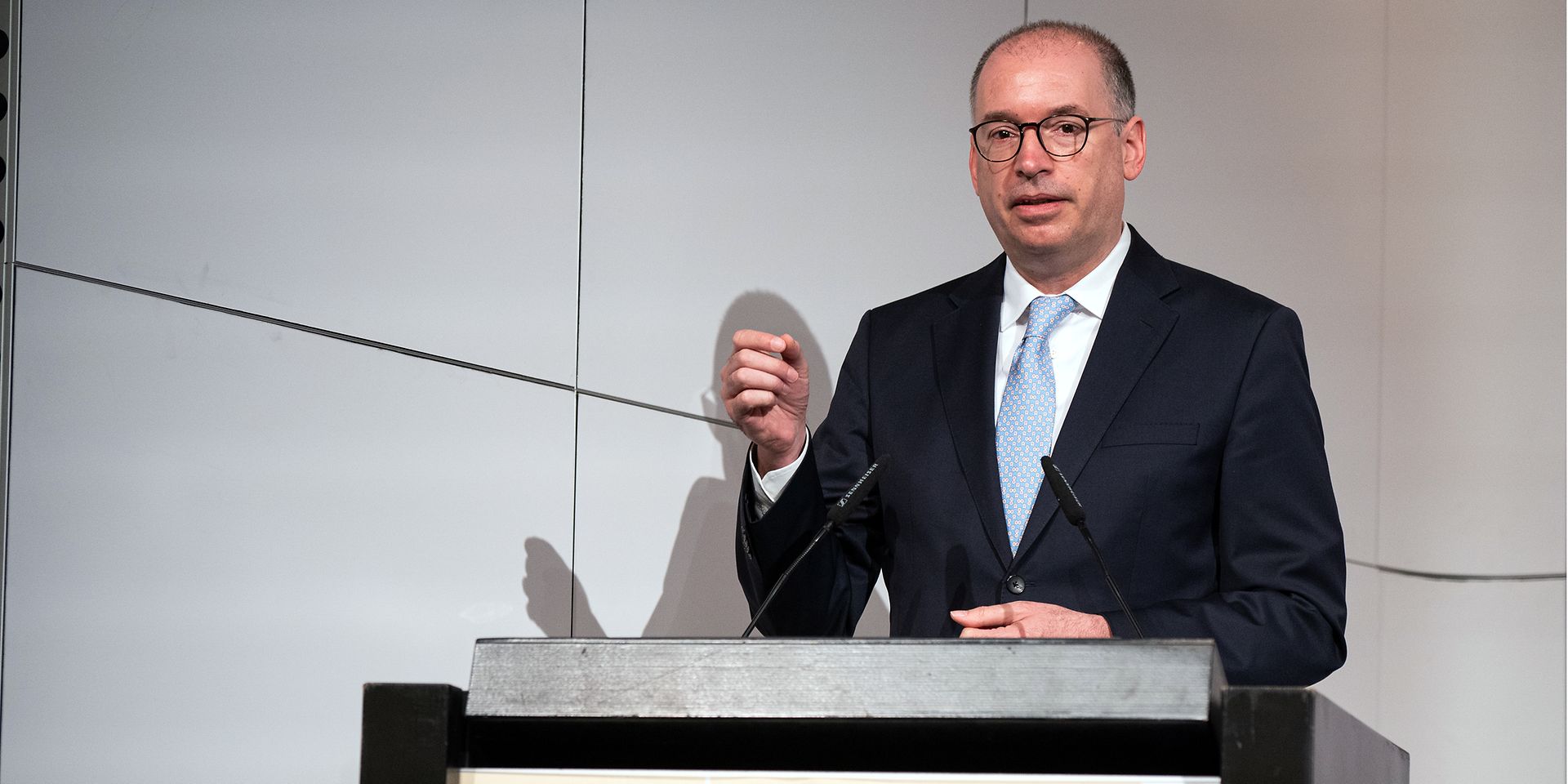 Parlamentarischer Staatssekretär Annen appelliert für systematische ...